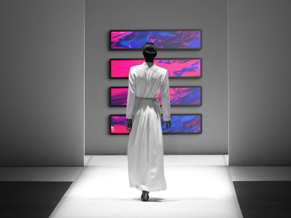 48.5" Strip-Type Display - PYRAMID